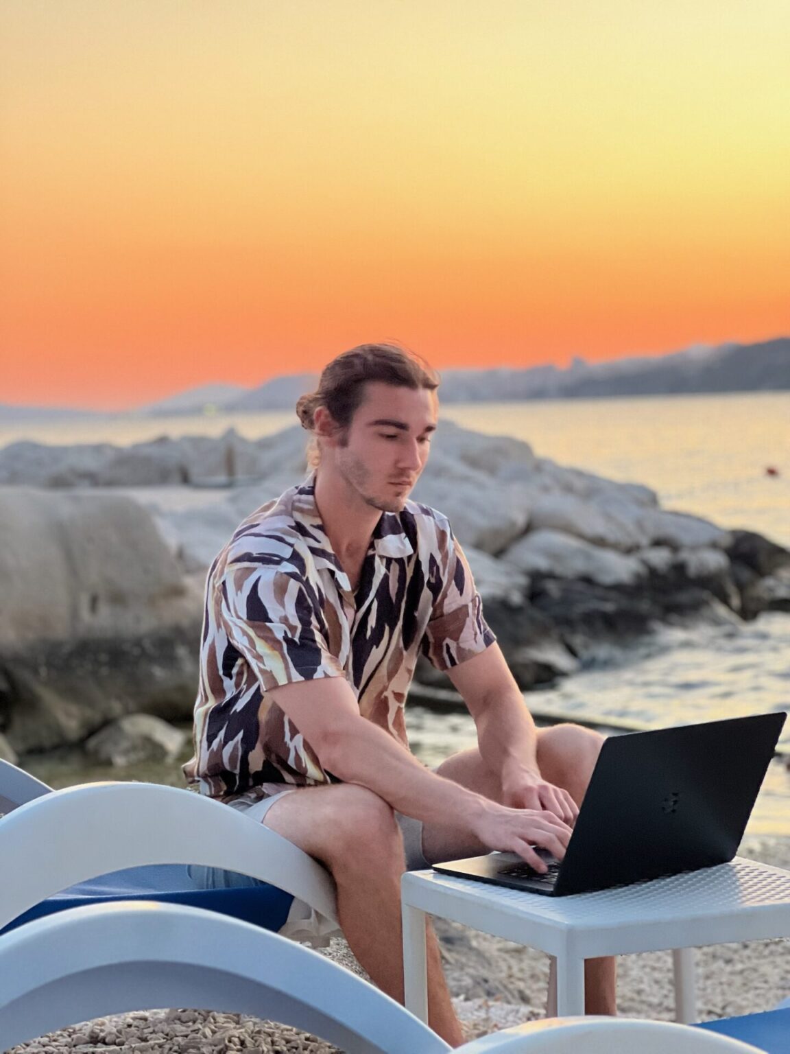 21-year-old college dropout becomes youtube star - parties with celebs ...