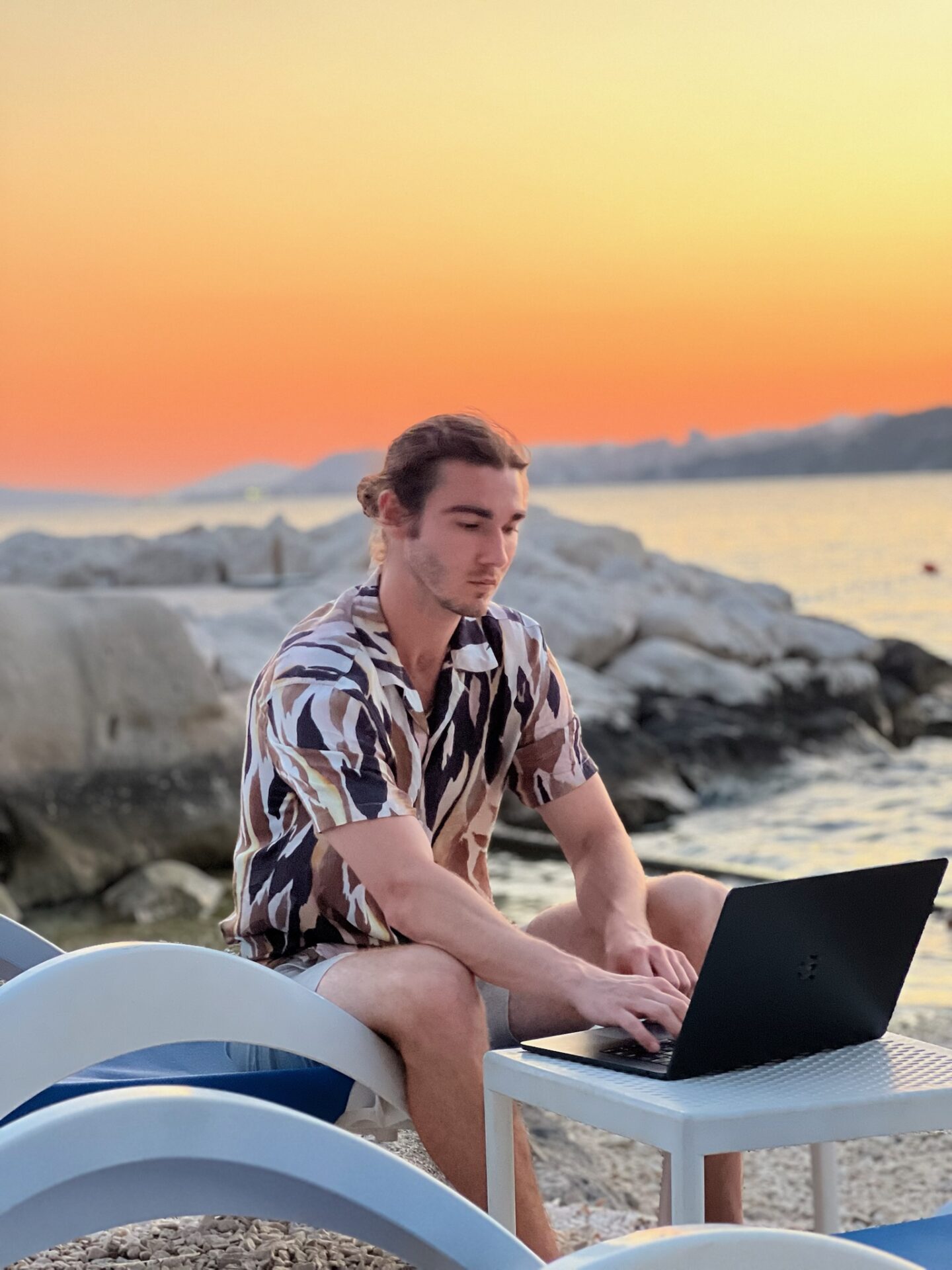 21-year-old college dropout becomes youtube star - parties with celebs ...
