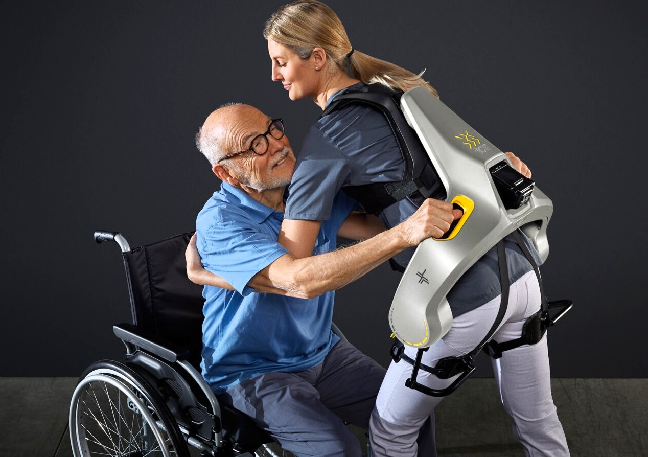 ‘World’s strongest’ robot exoskeleton that can lift up to 80lbs created ...